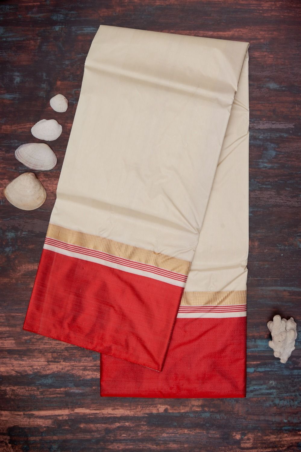 7 INCHES RED BORDER, BODY PLAIN, TRADITIONAL SILK GARAD SAREE