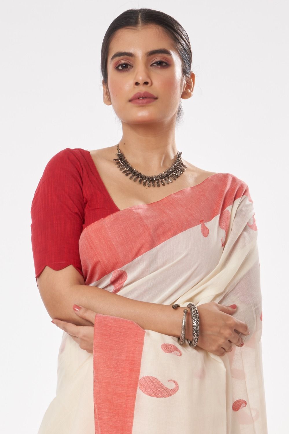 OFF WHITE BODY BENGAL HANDLOOM, ALL OVER RED BUTA, CONTRAST RED BUTA ...